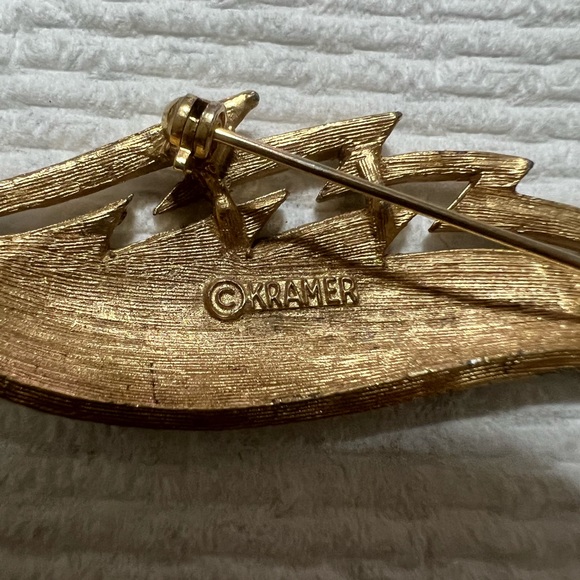 Jewelry | Vintage Kramer Gold Tone White Brooch | Poshmark